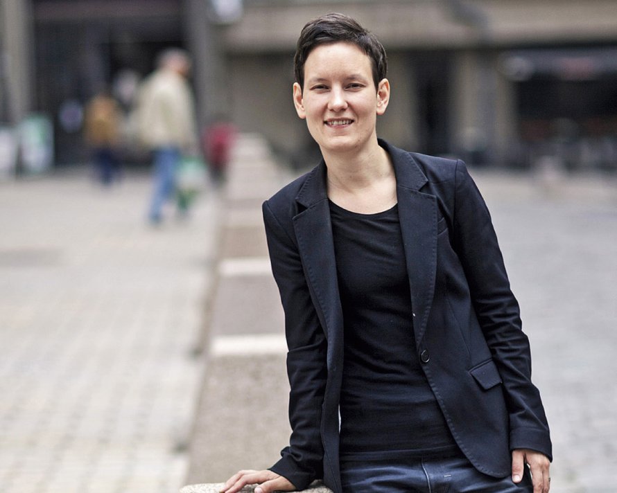 Anna Moring: Myös sateenkaariperheiden ongelmista pitää puhua | Me Naiset